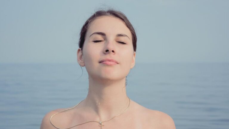 New Research Unveils Simple Path to Happiness in Modern Life - OULIANNEWS