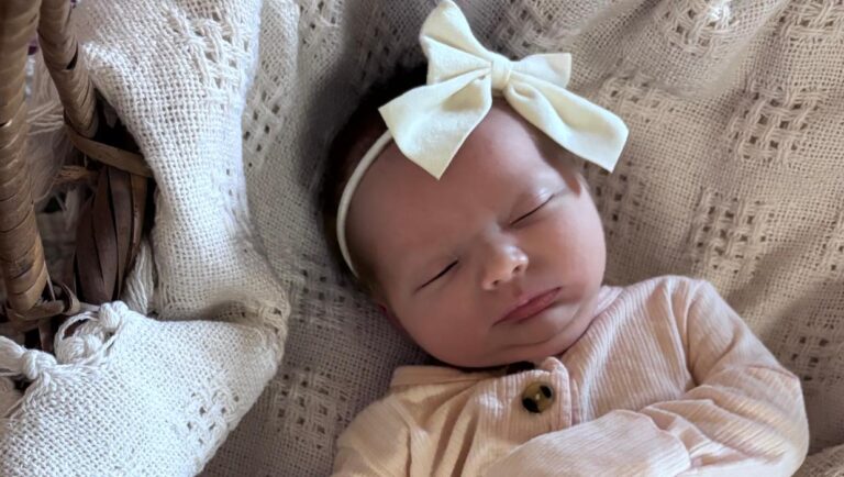 Woman Mistakenly Believes Back Pain is Kidney Stone; Delivers Baby ...