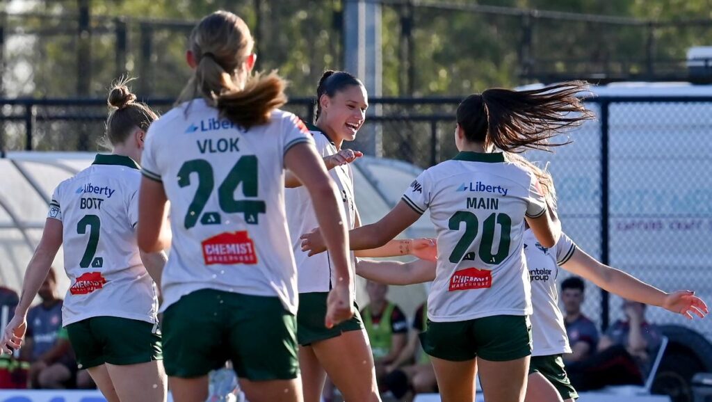 Wellington Phoenix Thrash Wanderers 3-0, Extend Winning Streak - OULIANNEWS