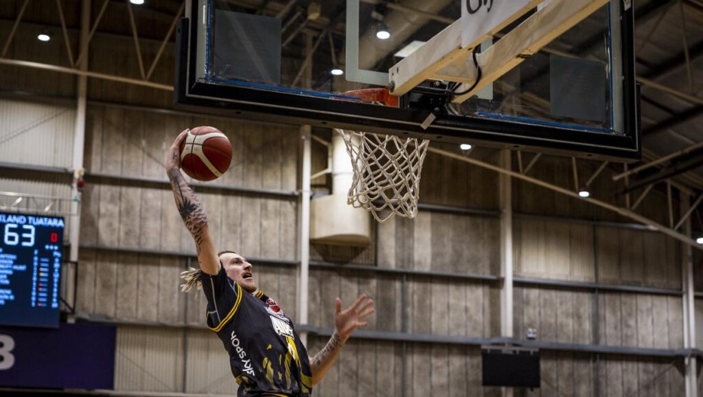 Carlin Davison Joins Wellington Saints, Leaving Taranaki Airs - OULIANNEWS