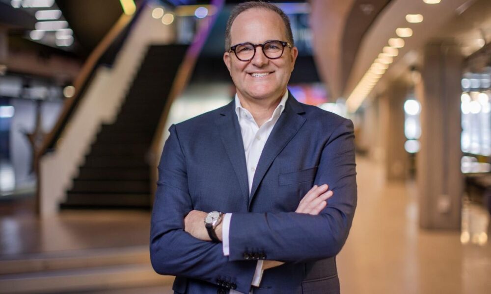 Kiwi Darts Star Jonny Tata Faces Flight Dilemma After Upset Win - OULIANNEWS